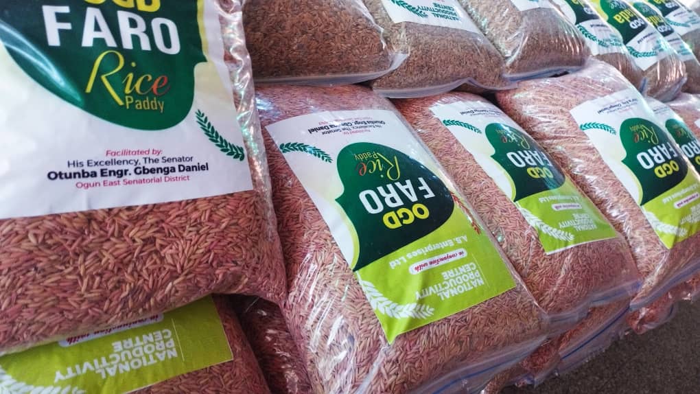 Senator Gbenga Daniel flags off Training for Rice Farmers, Reiterate ...